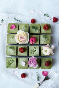 Raspberry Matcha Cheesecake (raw, vegan & grain-free) - Nirvana Cakery