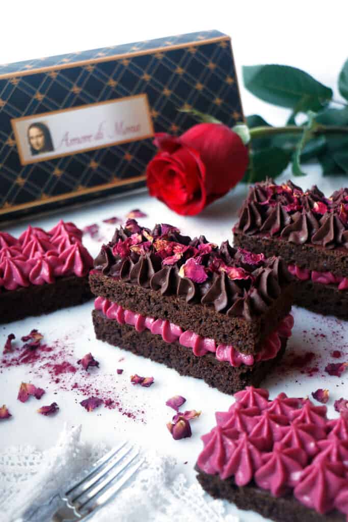 Rose Chocolate Valentine Gateau (vegan & gluten-free) - Nirvana Cakery